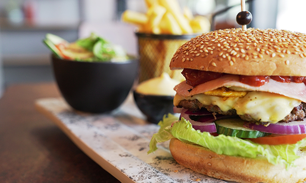 Spontaan uit eten bij Big Bread Kitchen Hilvarenbeek, Gezinszak friet ...