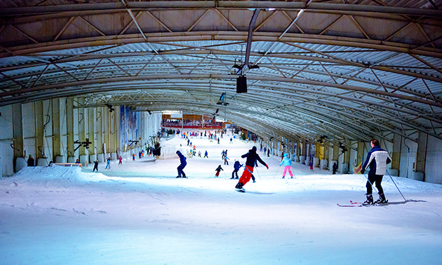 SnowWorld Amsterdam, 2 of 4 uur lang skiën of snowboarden + materiaal ...
