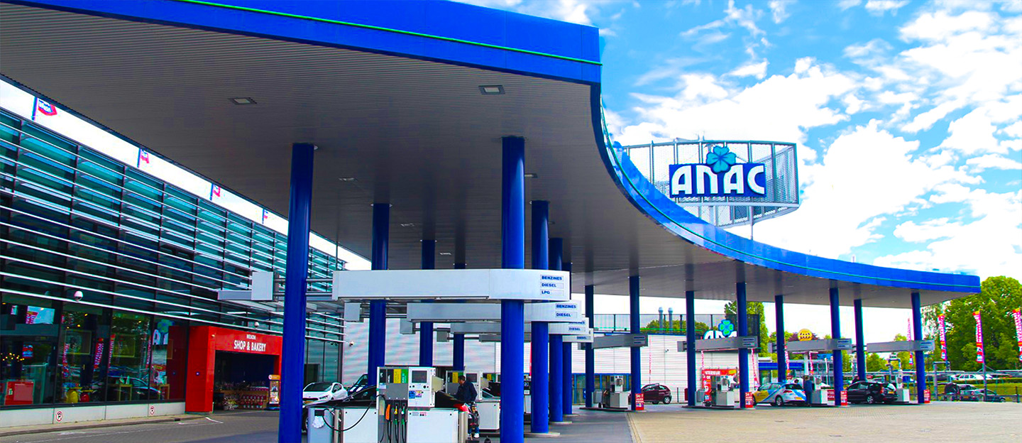 Met korting door de autowasstraat bij ANAC Carwash - Social Deal