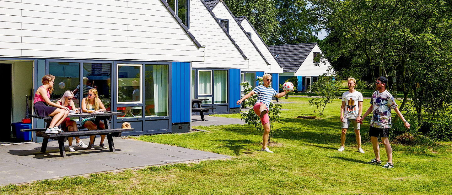 Walibi Village: overnachting inclusief dagje Walibi Holland - Social Deal